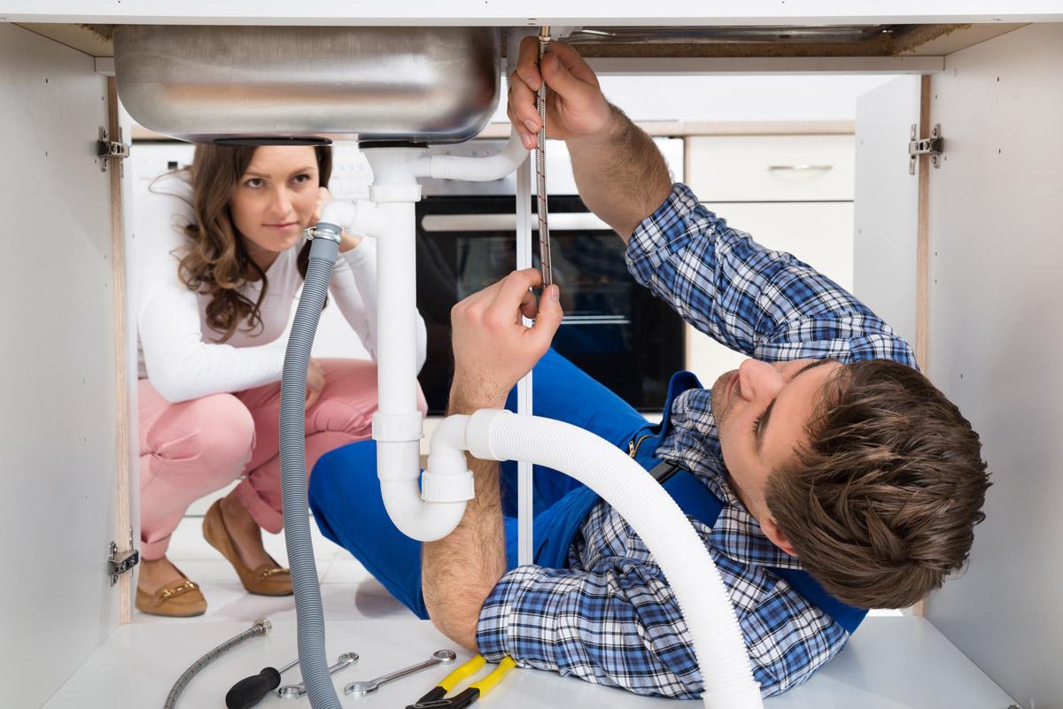 How Do Experts Restore Water Damage Caused By Plumbing Problems?
